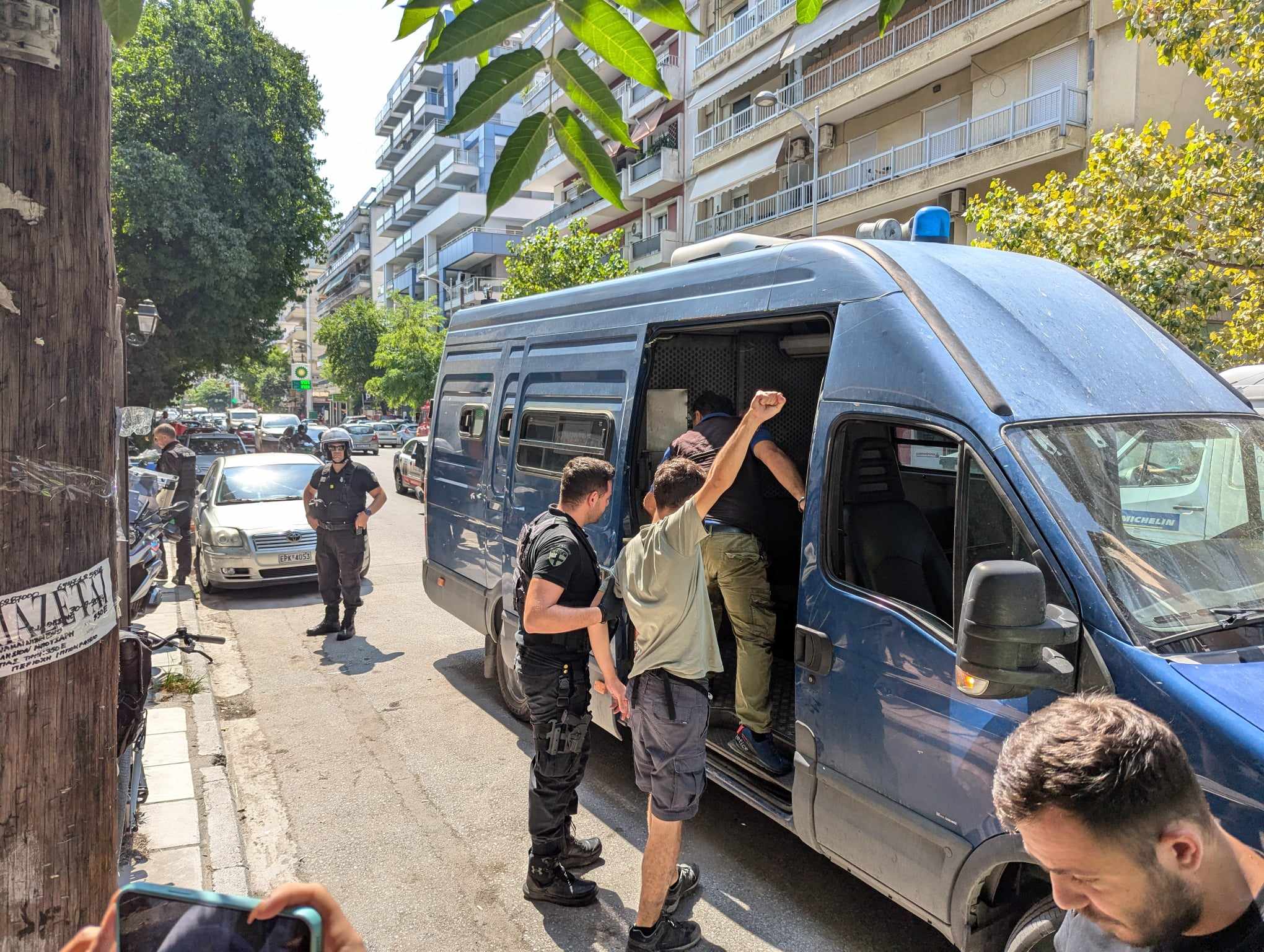 ΚΑΤΩ ΤΑ ΧΕΡΙΑ ΑΠΟ ΤΗ LIBERTATIA – Η ΚΟΚΚΙΝΗ